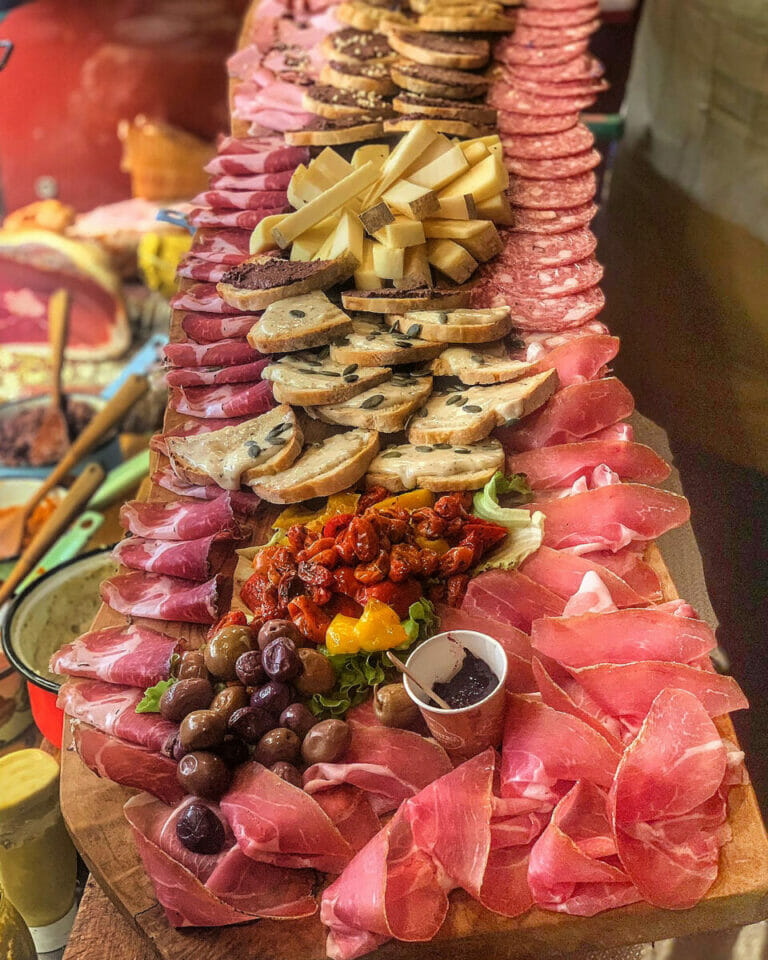 Come preparare un tagliere perfetto per l'aperitivo